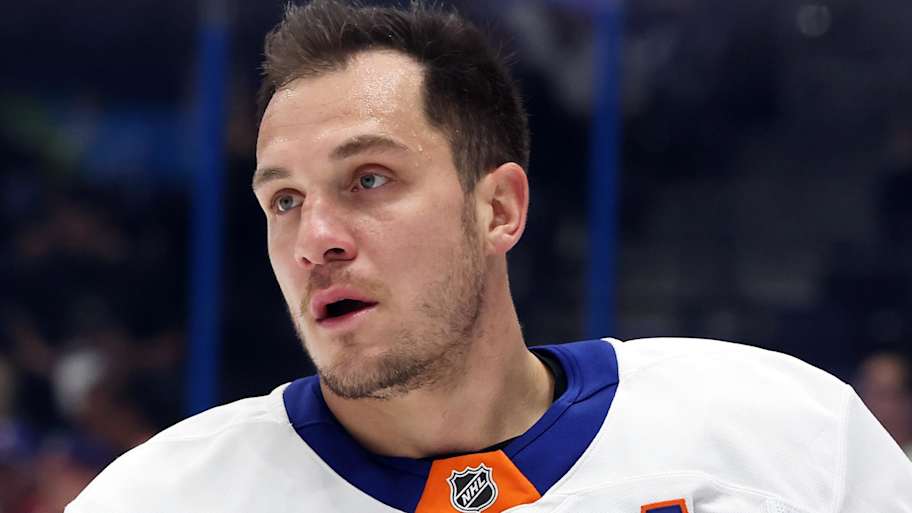 Islanders' Horvat could have avoided major injury, medical expert weighs in