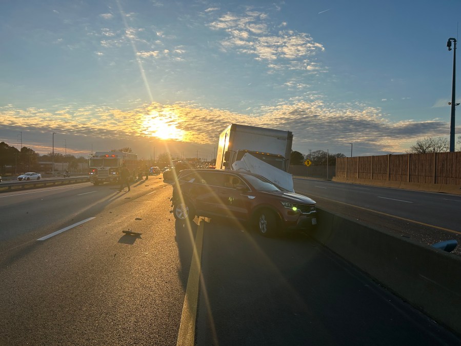 VSP: 1 dead in 4-vehicle I-664 crash in Newport News