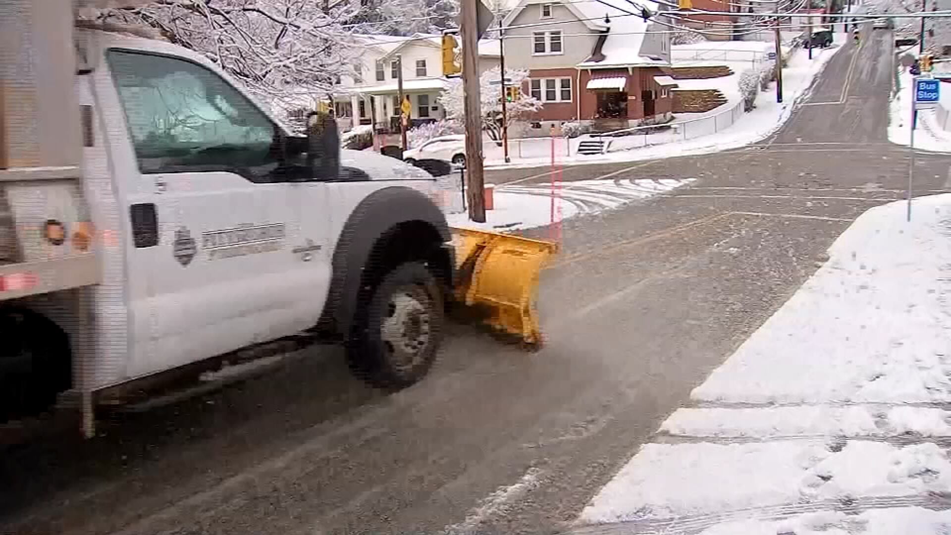Allegheny County officials prepare to take on weekend snow, snow plow ...