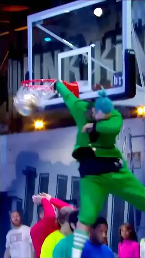 Shaq reacts to a leprechaun dunking over the rainbow!