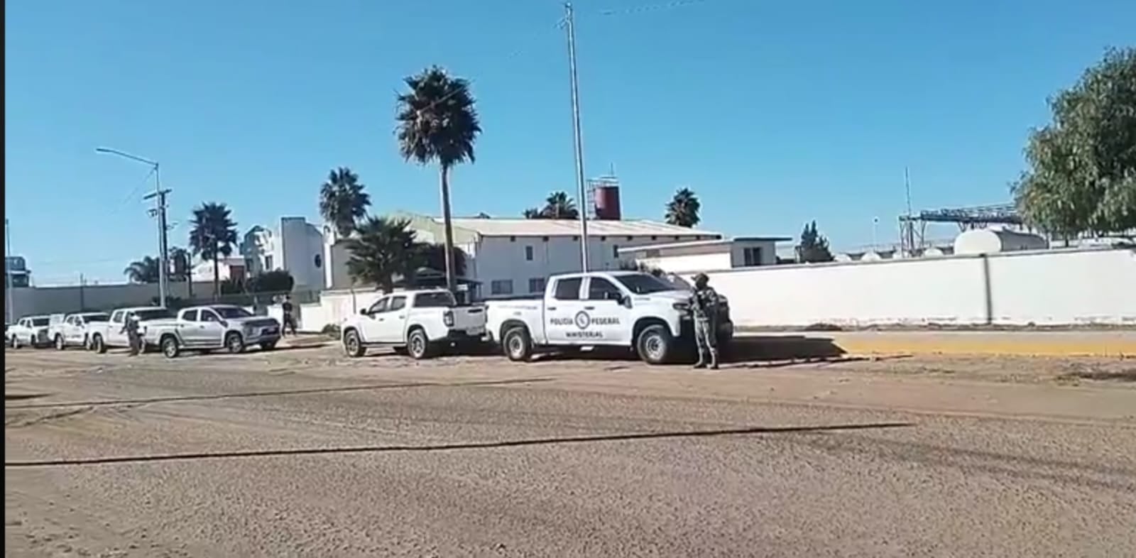 Aseguran 30 mil litros de combustible y detienen a dos en San Quintín