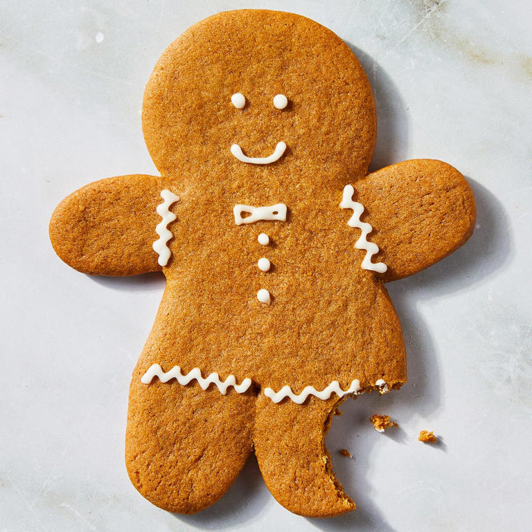 These chewy gingerbread cookies will barely make it to the dessert table