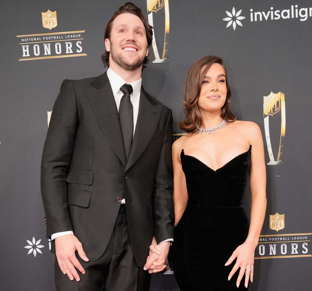 Actor Hailee Steinfeld and NFL husband Josh Allen are expecting their ...