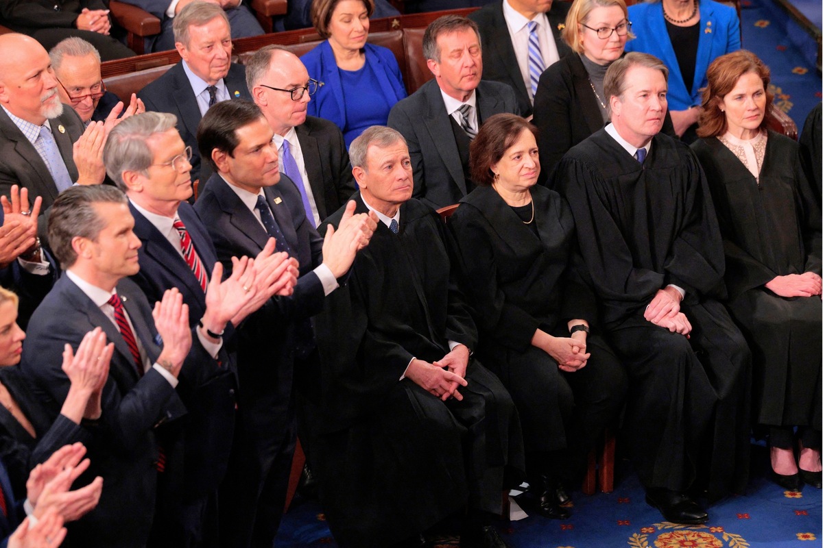 Federal judges slam Supreme Court for ruling in Trump's favor with ...