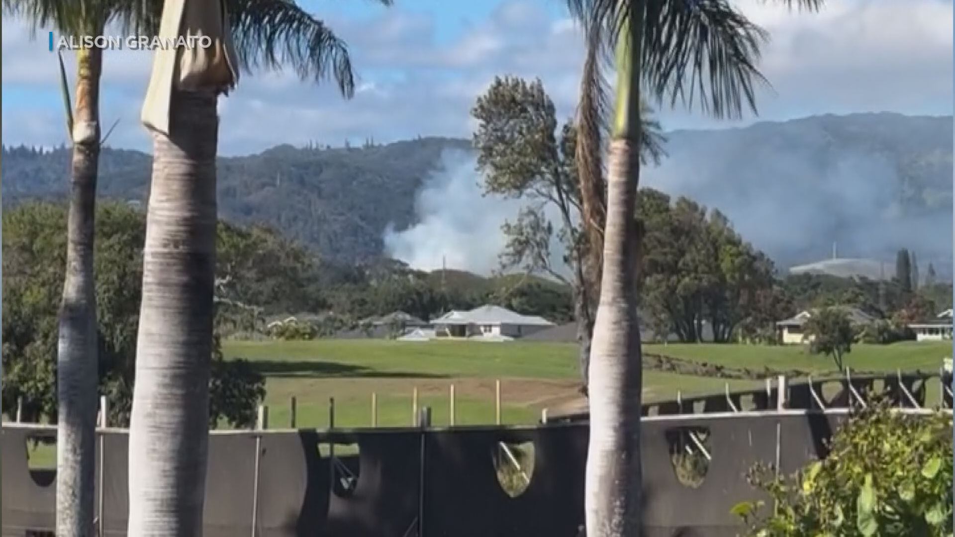 Firefighters battle brush fire on Kauai