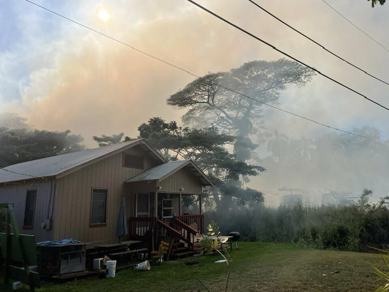Firefighters battle brush fire on Kauai