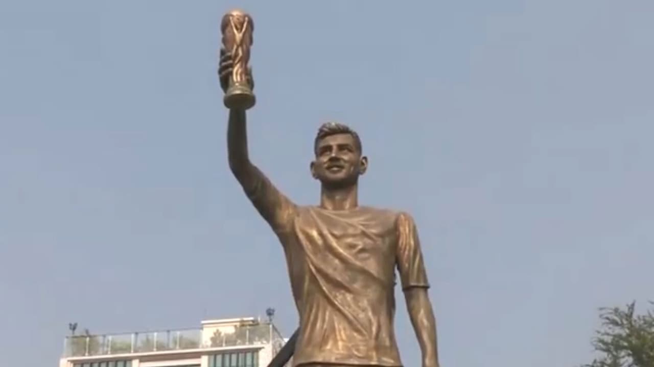 Lionel Messi virtually unveils 70-foot statue in Kolkata's Lake Town