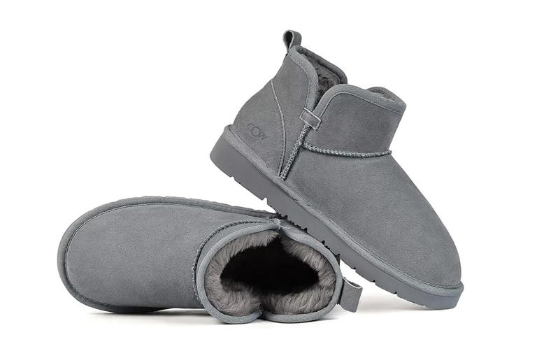 Sarah Jessica Parker wears Uggs on repeat — shop her exact cozy boots ...