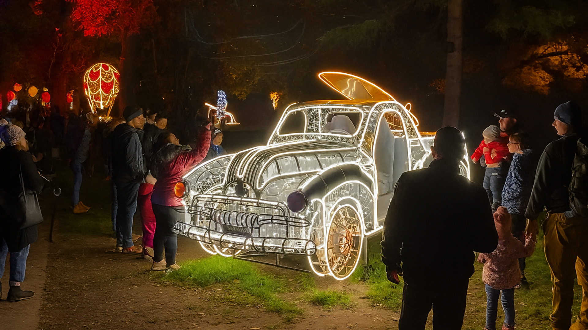 What’s inside Budapest’s glowing night park?