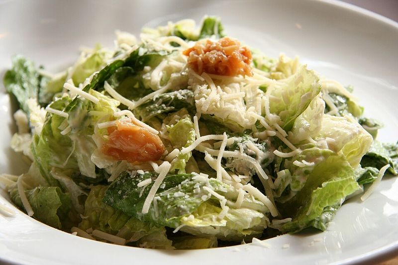 13 popular foods chefs admit they never order at restaurants