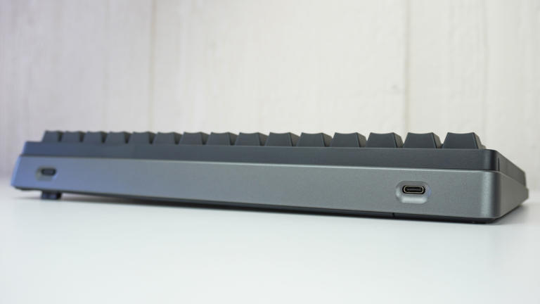 I tried this mechanical keyboard with a built-in pointing stick — and ...