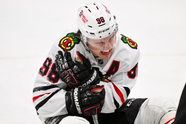 Blackhawks' Bedard hurt on last-second faceoff, out Saturday
