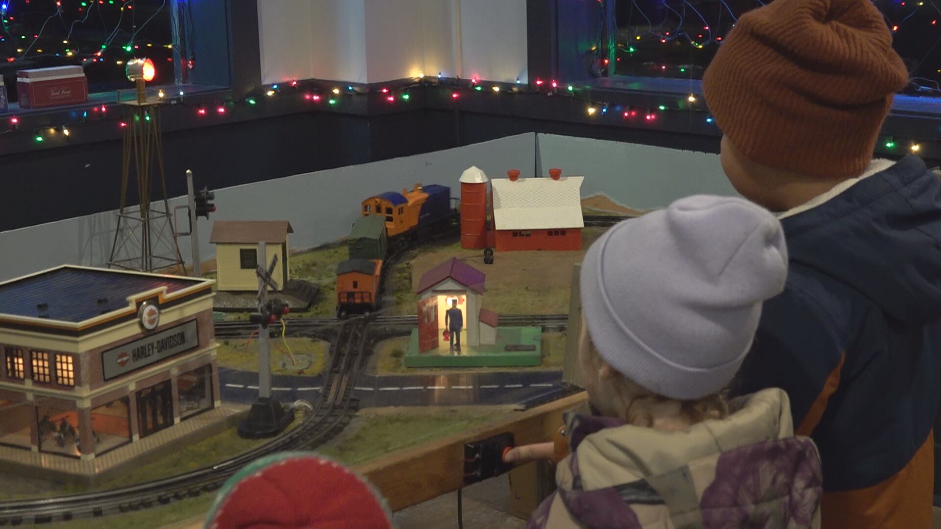 A bustling Friday night in Essex Junction thanks to annual Train Hop
