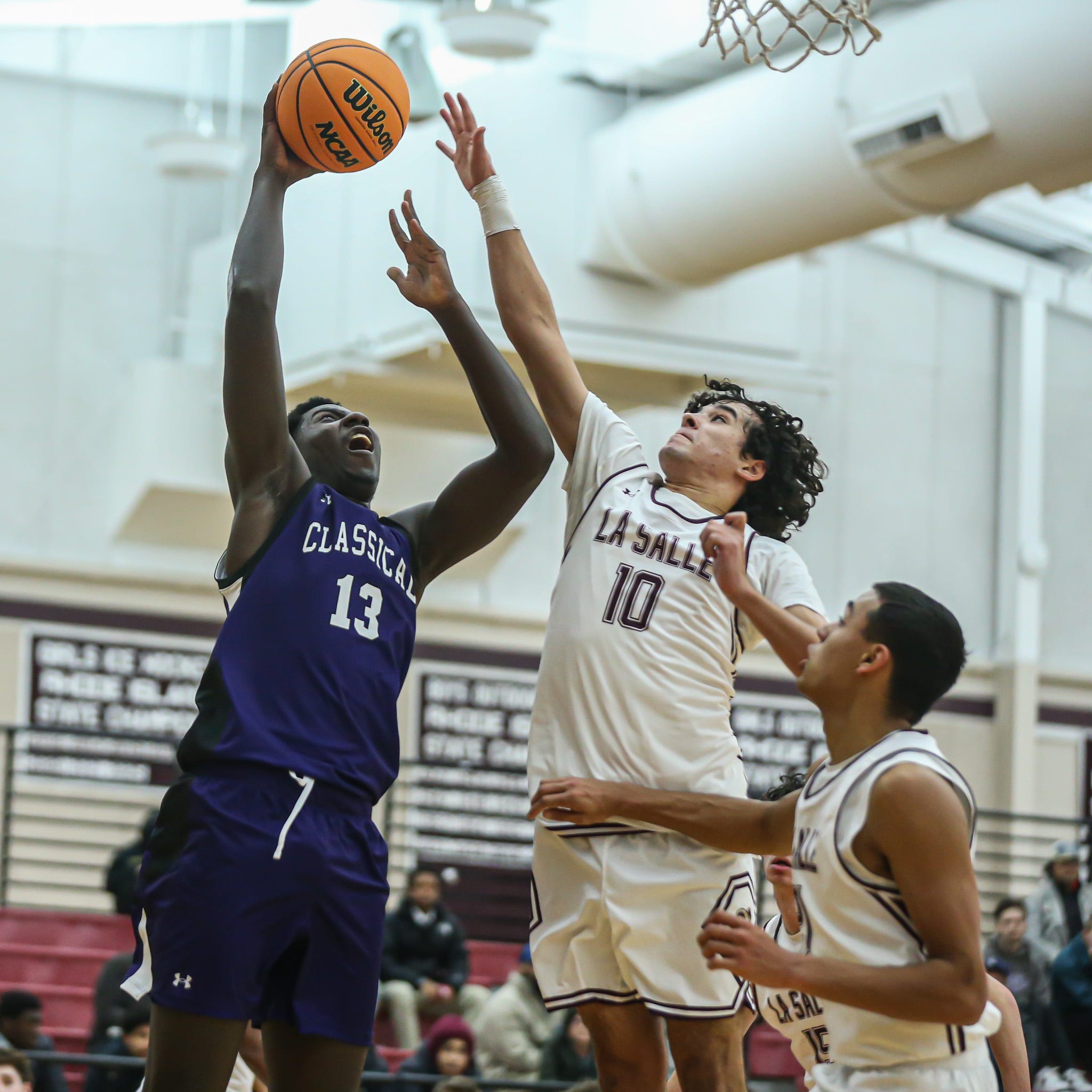 Classical boys basketball makes early statement in win over La Salle