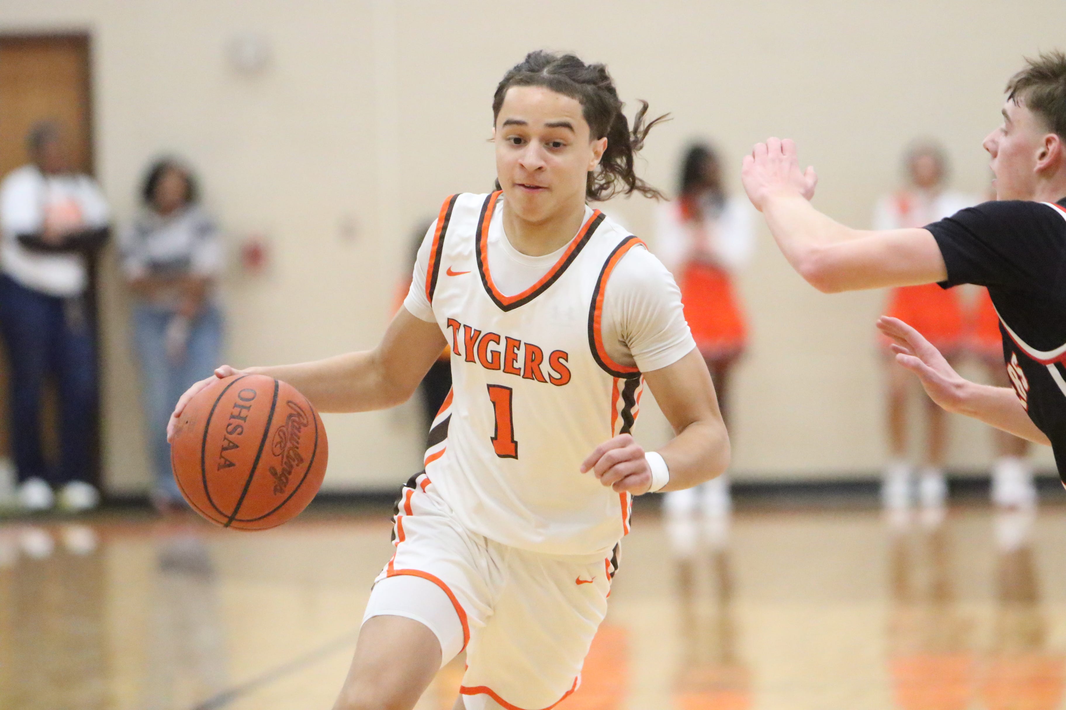 Mansfield Senior takes down New Philadelphia with big fourth quarter push