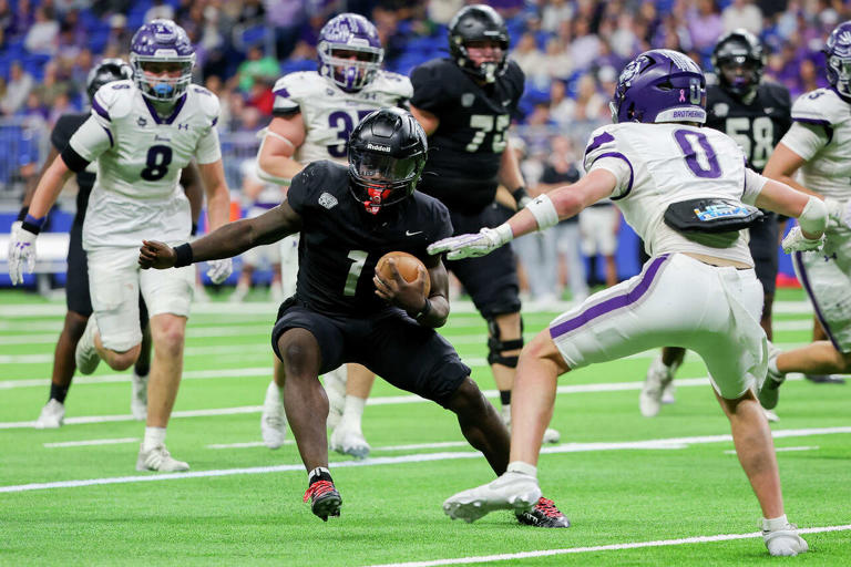 Boerne's season ends in semifinals with loss to Randle for second ...