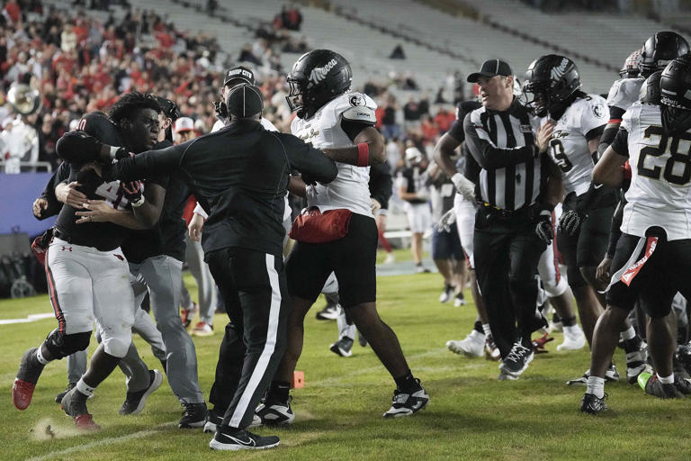 South Oak Cliff holds off Melissa to return to state for fifth straight ...