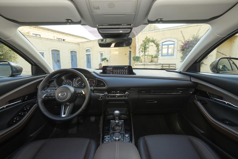 Nuova Alfa Romeo Tonale vs Mazda CX-30, mettiamo i crossover a ...