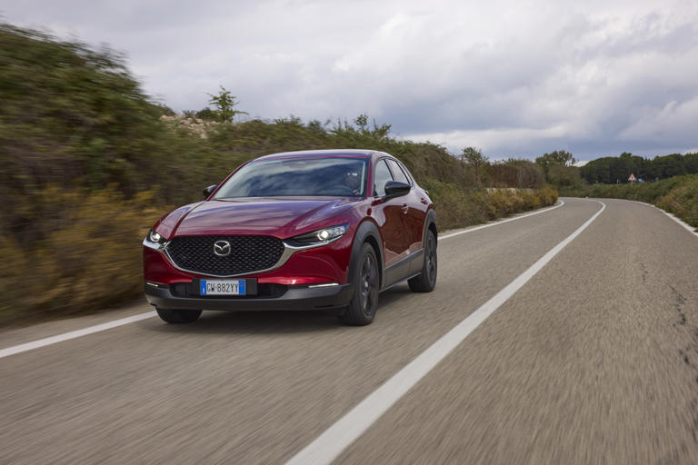 Nuova Alfa Romeo Tonale vs Mazda CX-30, mettiamo i crossover a ...