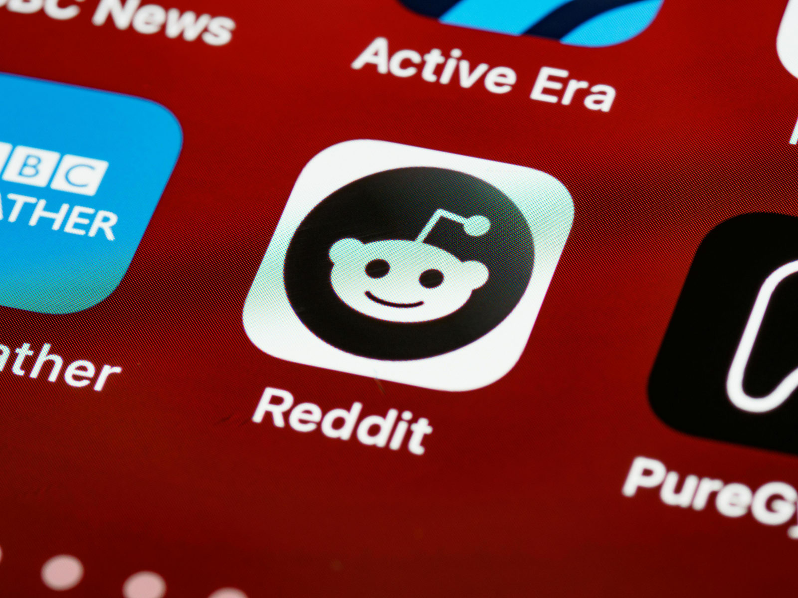 Reddit takes Australian government to court over social media ban on ...