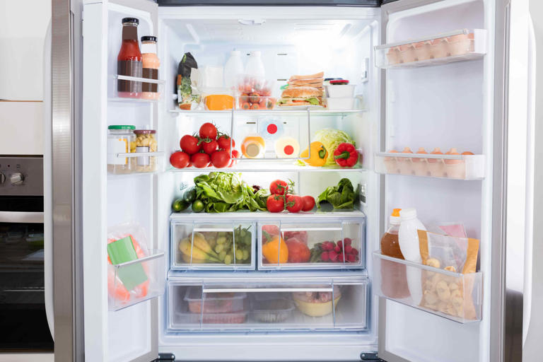 5 reasons your fridge still smells—even with a fresh box of baking soda