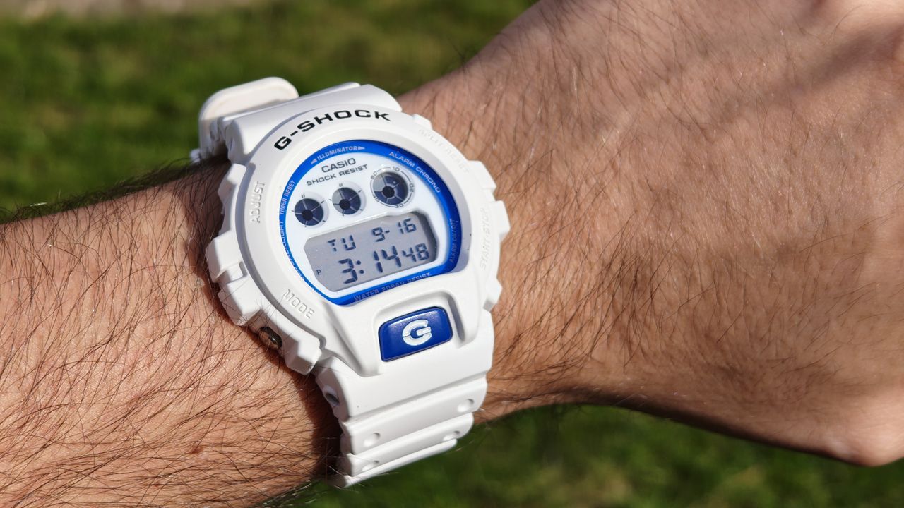 A week on the wrist with the Casio G-Shock DW-6900 hidden glow vol 2 ...