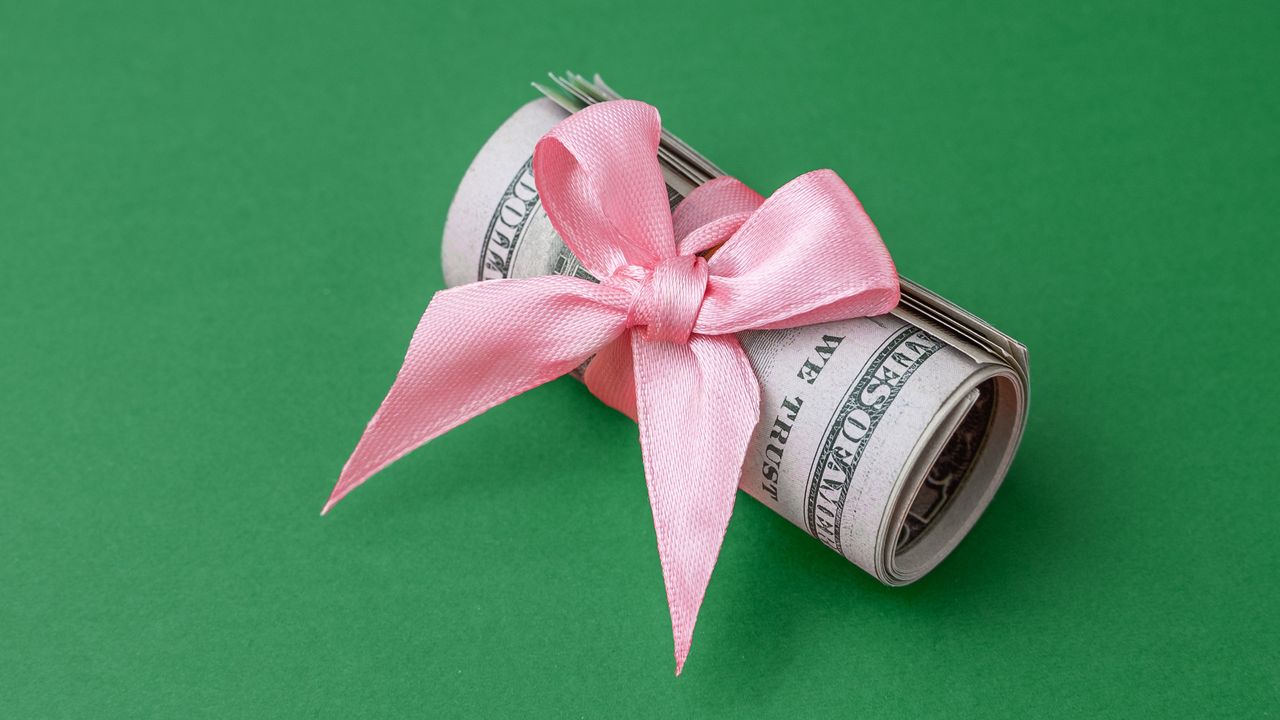 Financial planner explains reporting requirements for cash gifts to ...