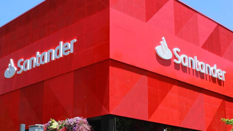 El banco Santander anunció el horario de los sábados para atención ...