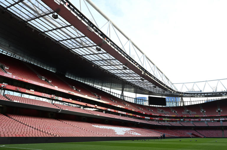 Arsenal 2-1 Wolves: Late drama at Emirates as Gunners win - Live