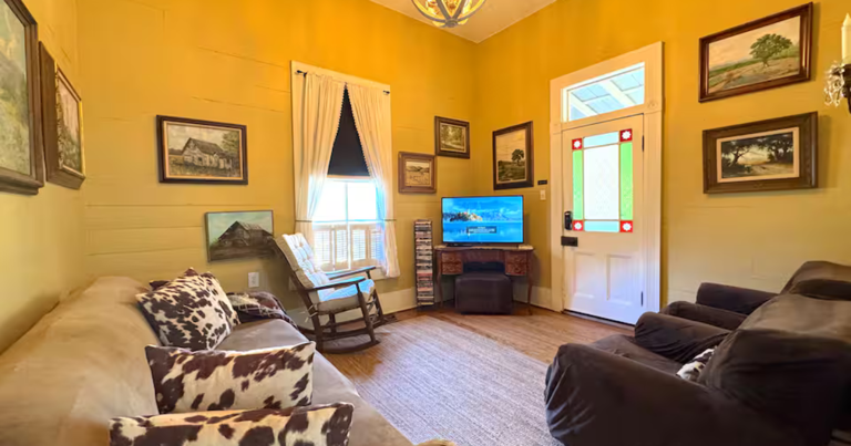 You'll feel like you're sleeping in a Hallmark movie in this Texas Airbnb