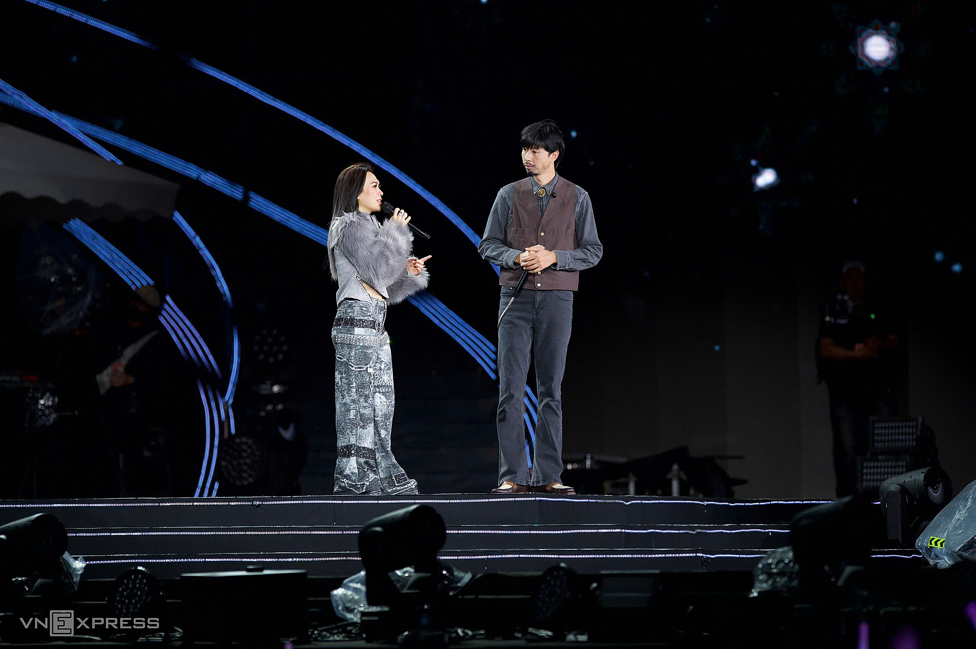 Đen Vâu xin lỗi trong concert Mỹ Tâm