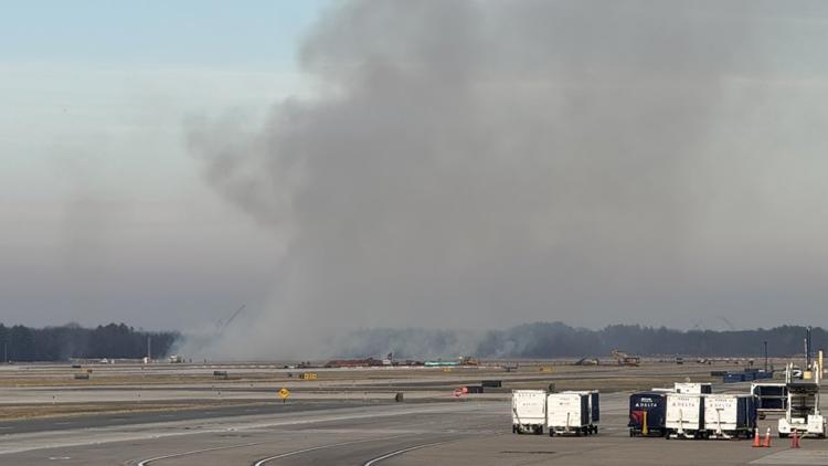 United flight turns around and evacuates at Dulles Airport after engine ...