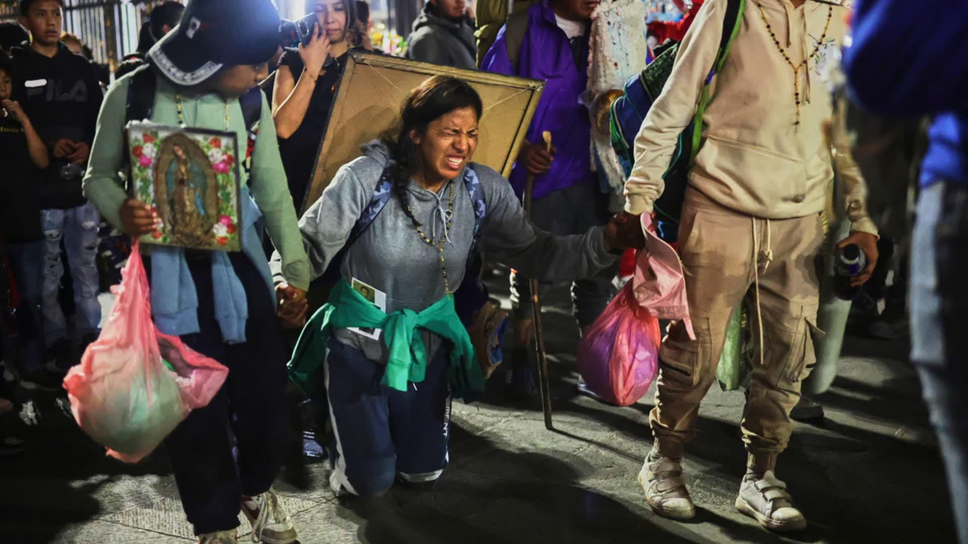 Thousands of pilgrims honor Virgin of Guadalupe in Mexico City