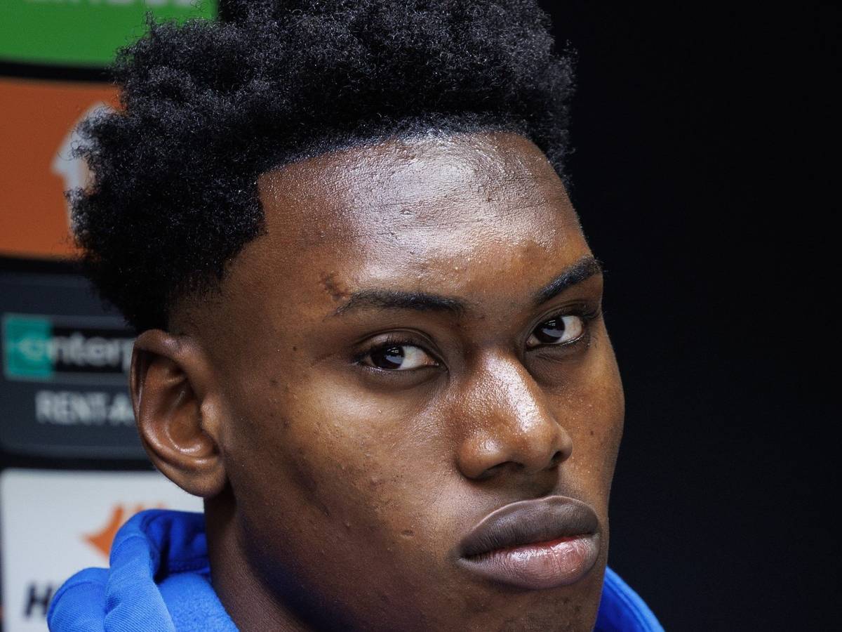 Futebolista Samu envolvido em acidente entre dois carros