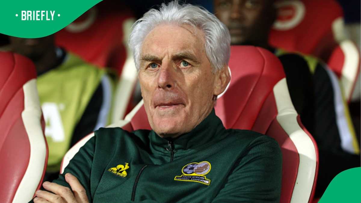 Ernst Middendorp: Ex Kaizer Chiefs coach hits back at Hugo Broos over ...