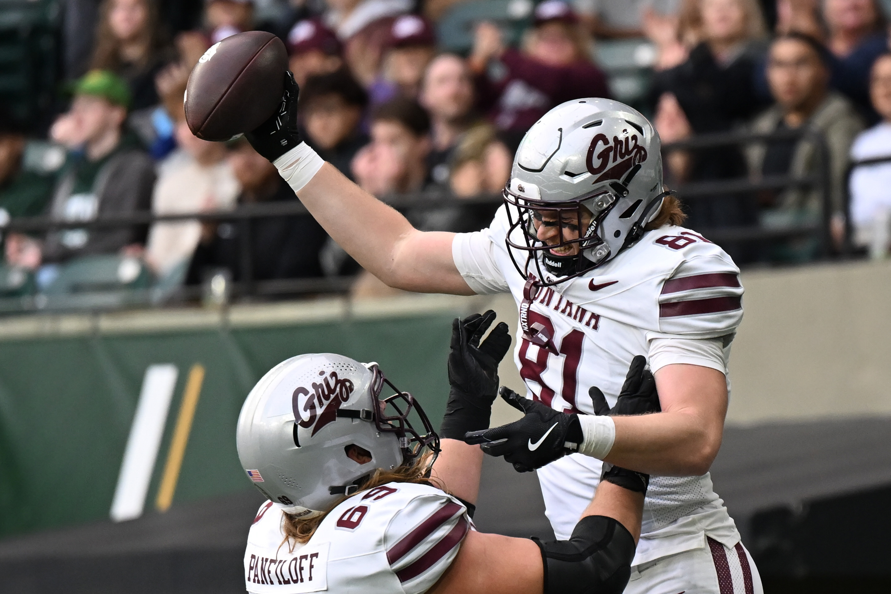 How to watch South Dakota vs Montana: Live stream FCS quarterfinals, TV ...