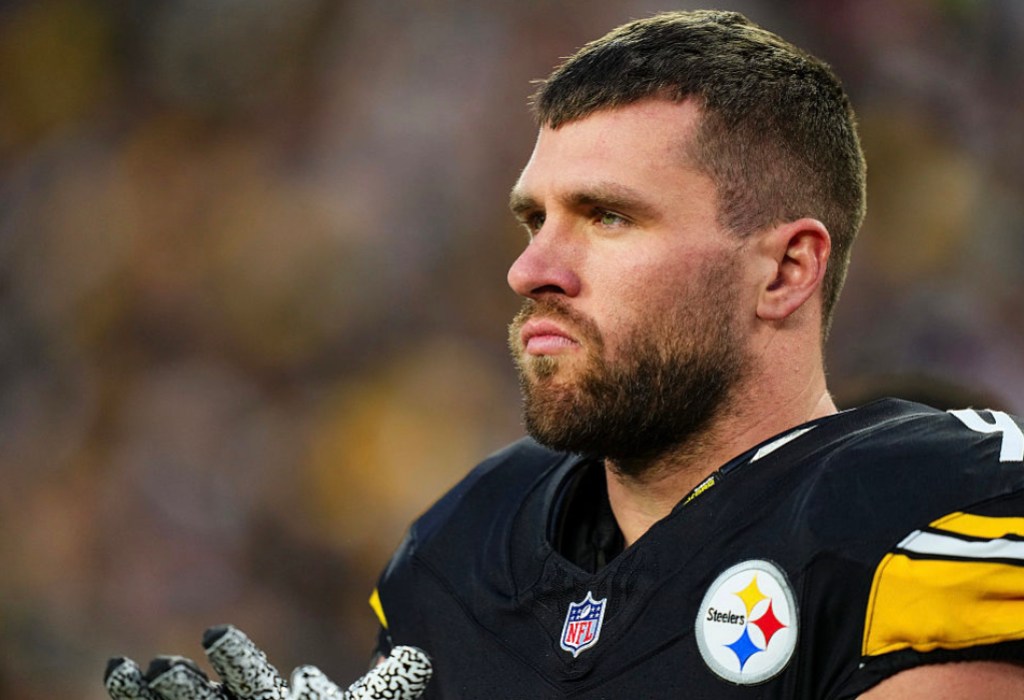 High-profile NFL player suffers partially collapsed lung