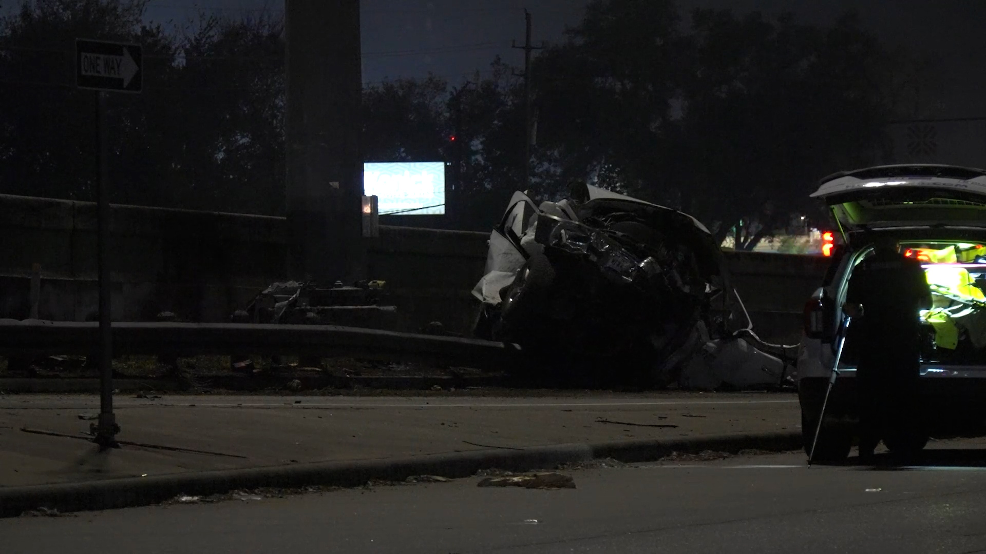 HCSO update: Driver dies after crashing into light pole while exiting ...