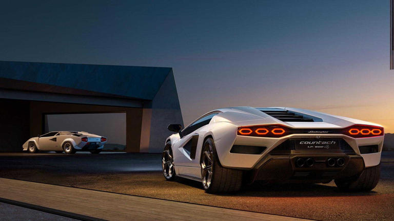 The Lamborghini Countach's rear wing only made it slower