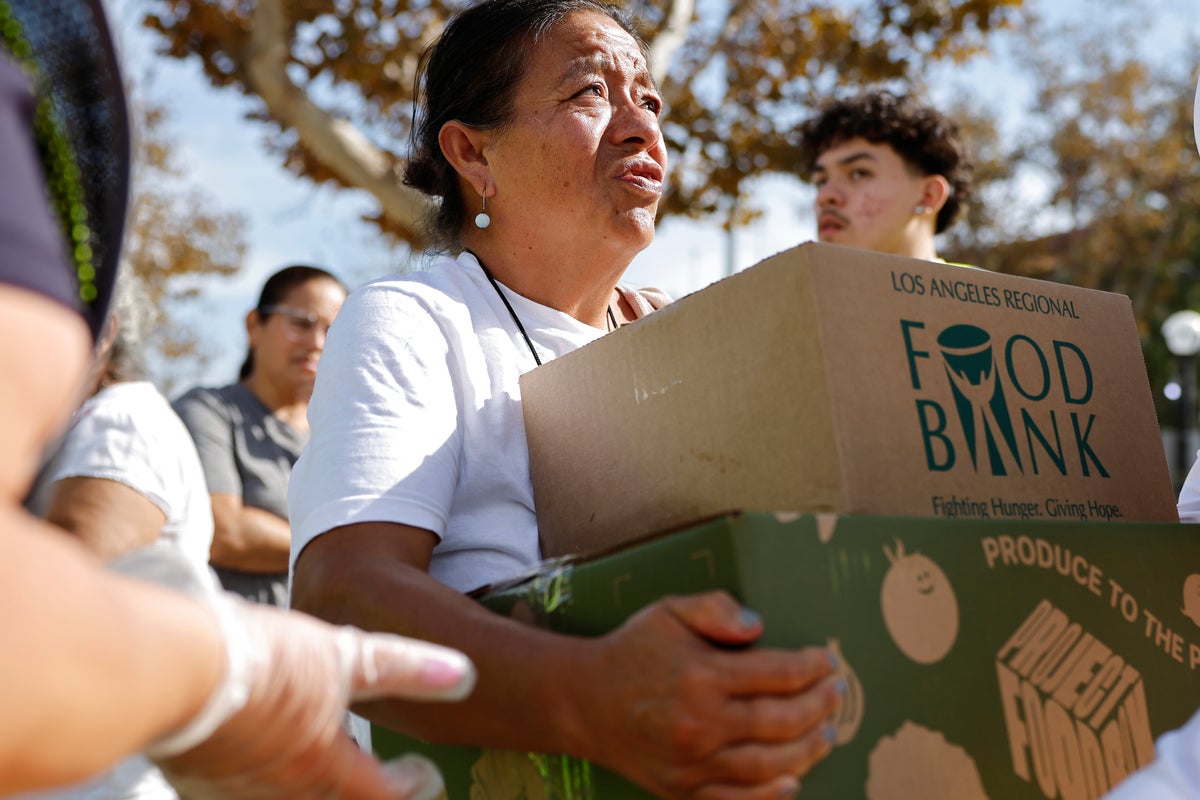 Trump could cut SNAP for millions. Food banks are bracing for them