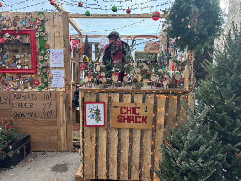 Christmas tree street vendors in NYC keep New Yorkers 'pine'-ing for ...