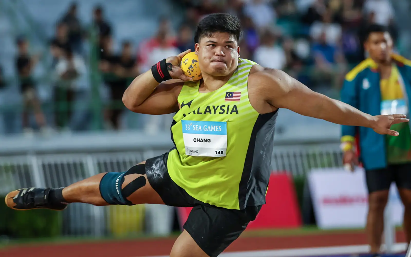 Jonah smashes Games record for shot put gold