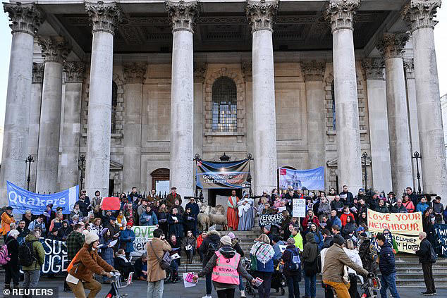 Bishops hit out at Tommy Robinson's 'put Christ back into Christmas ...