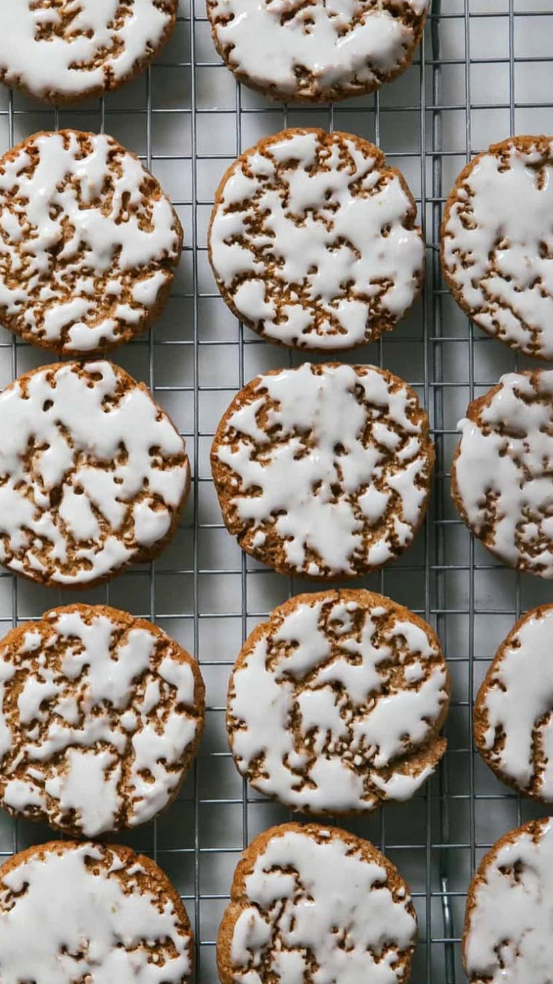 Iced oatmeal cookies 🍪🎄