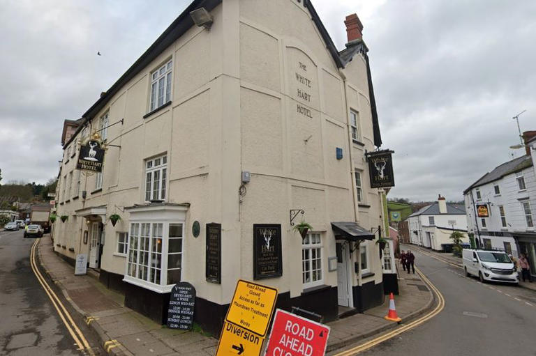 MasterChef star William Sitwell calls taking over Somerset pub 'hell'
