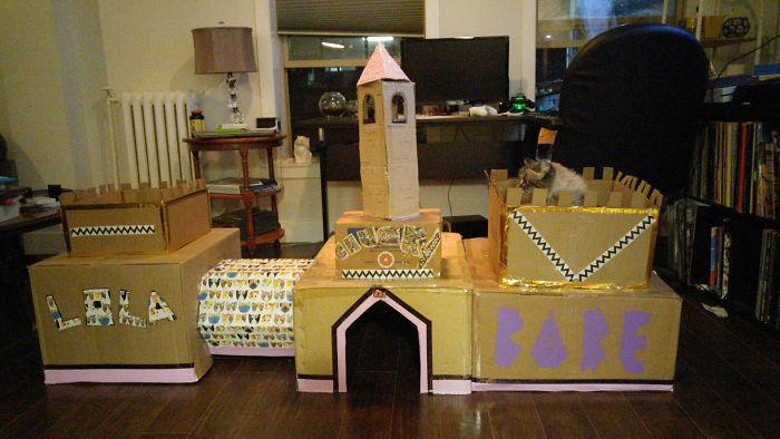 28 times people built their cats a cardboard fort and it’s an ...