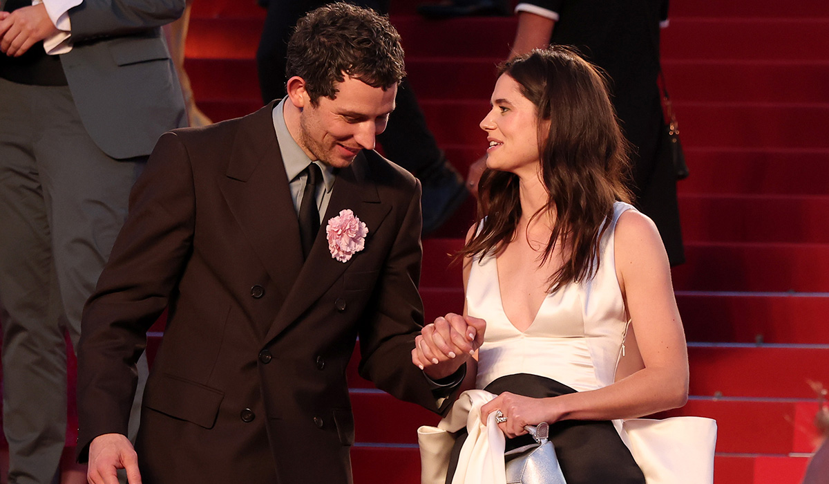 Irish actress Alison Oliver is trying to keep her romance with The ...