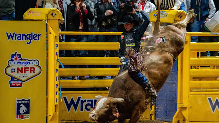 Two cowboys tied atop NFR bull riding average race