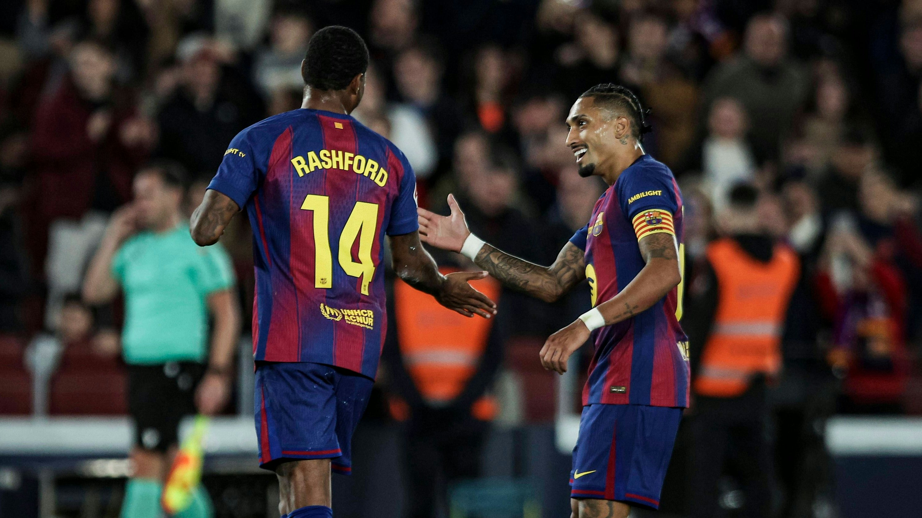 Barcelona festigt Platz eins mit Sieg gegen Osasuna