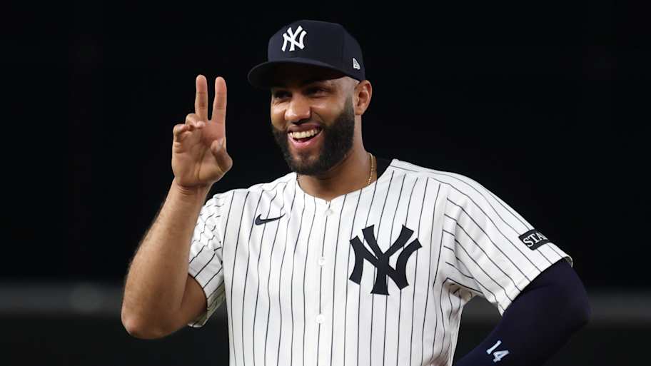 Yankees bring back utilityman Amed Rosario on one-year deal